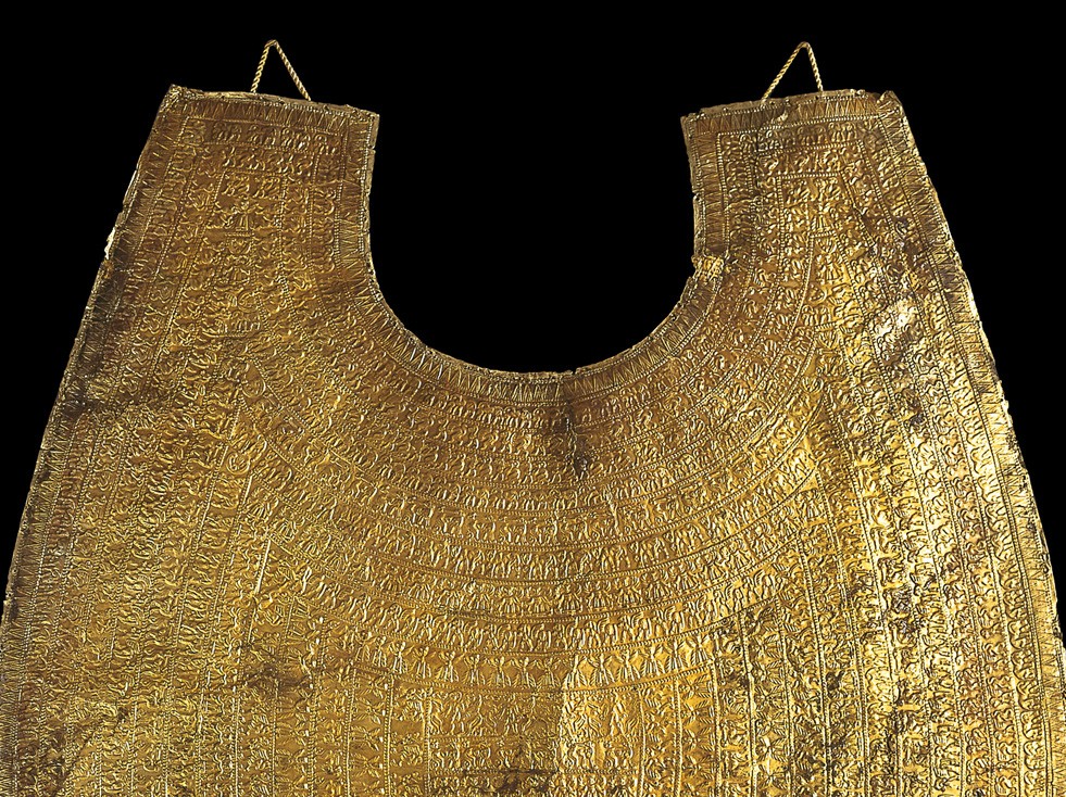 Gold pectoral