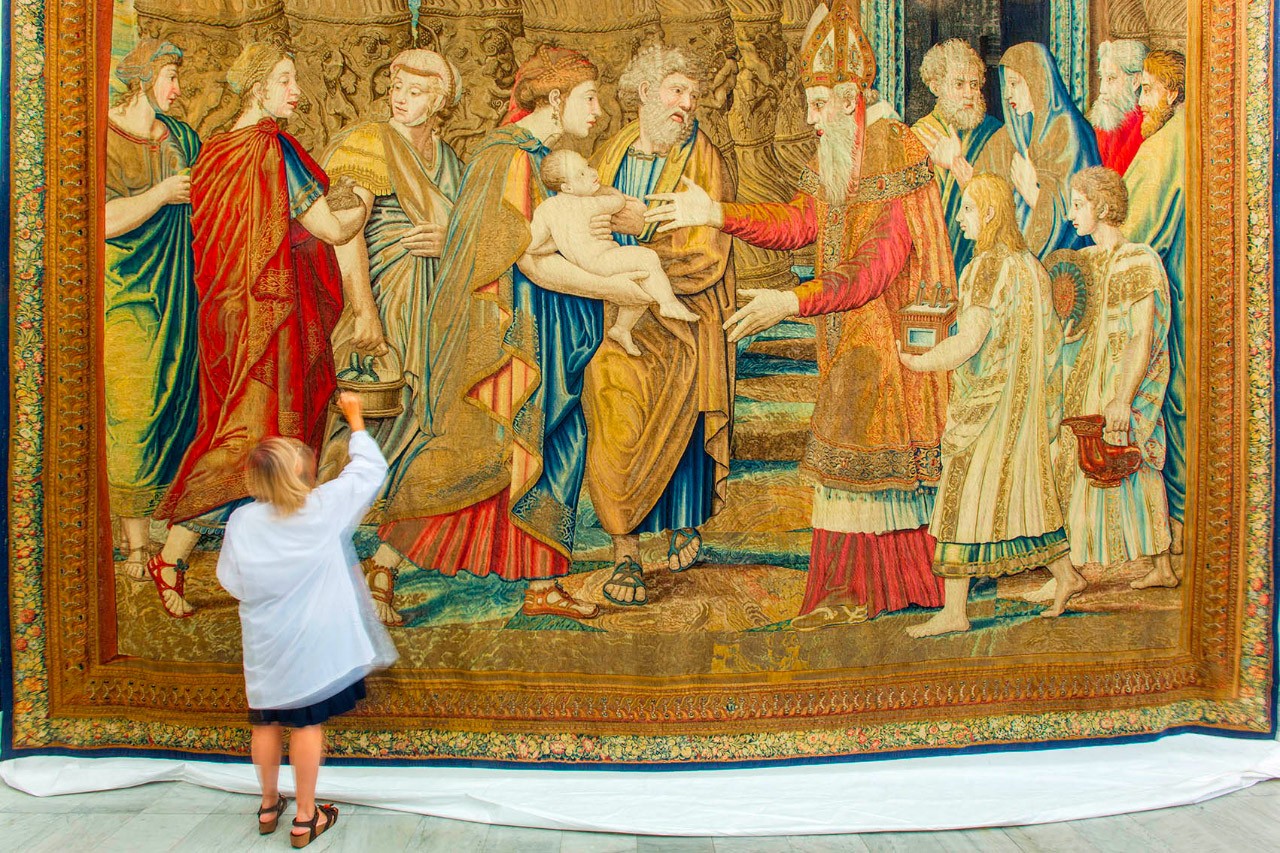 Tapestries and Textiles Restoration Laboratory