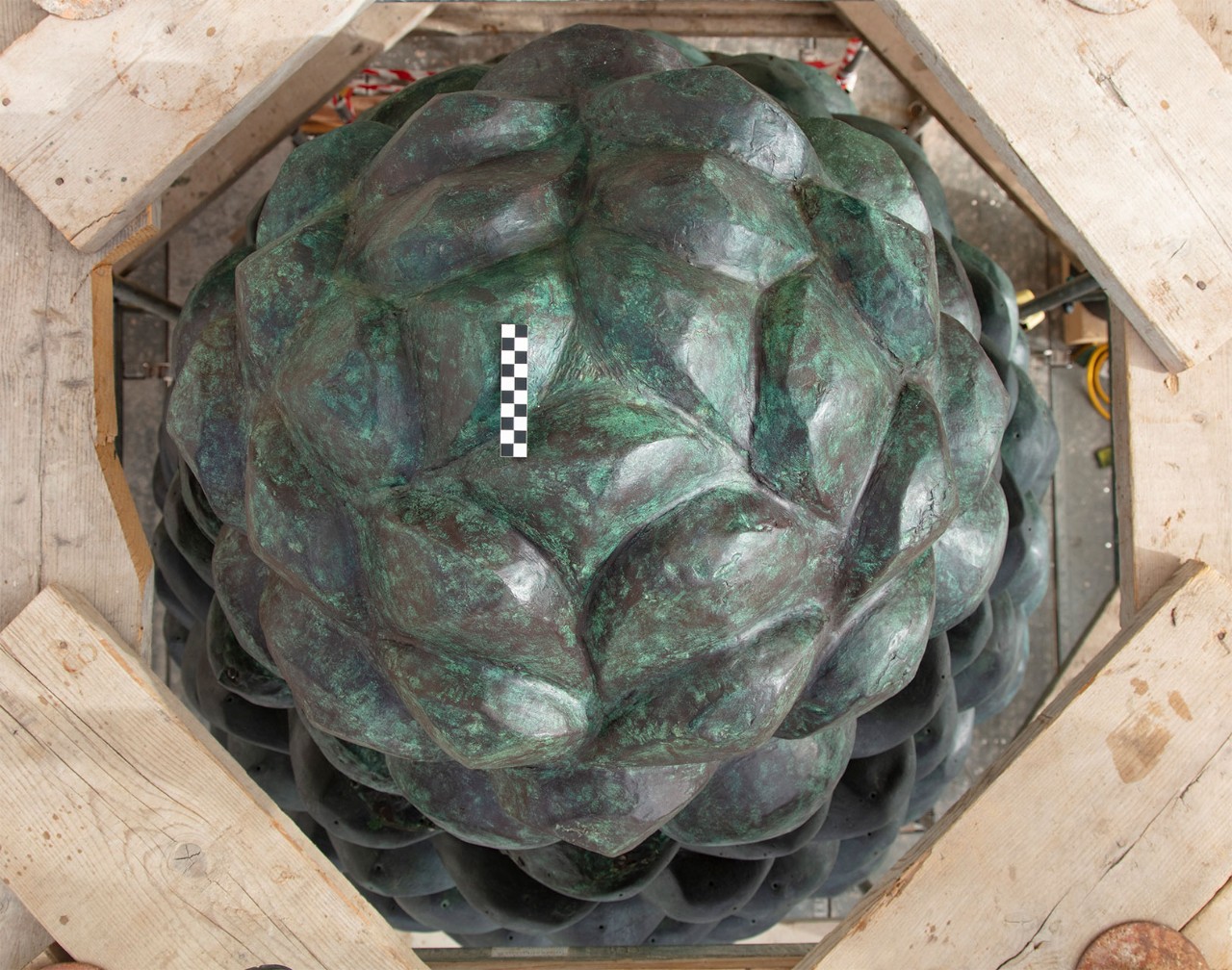 The Pinecone “returns” to the Niche of the Belvedere