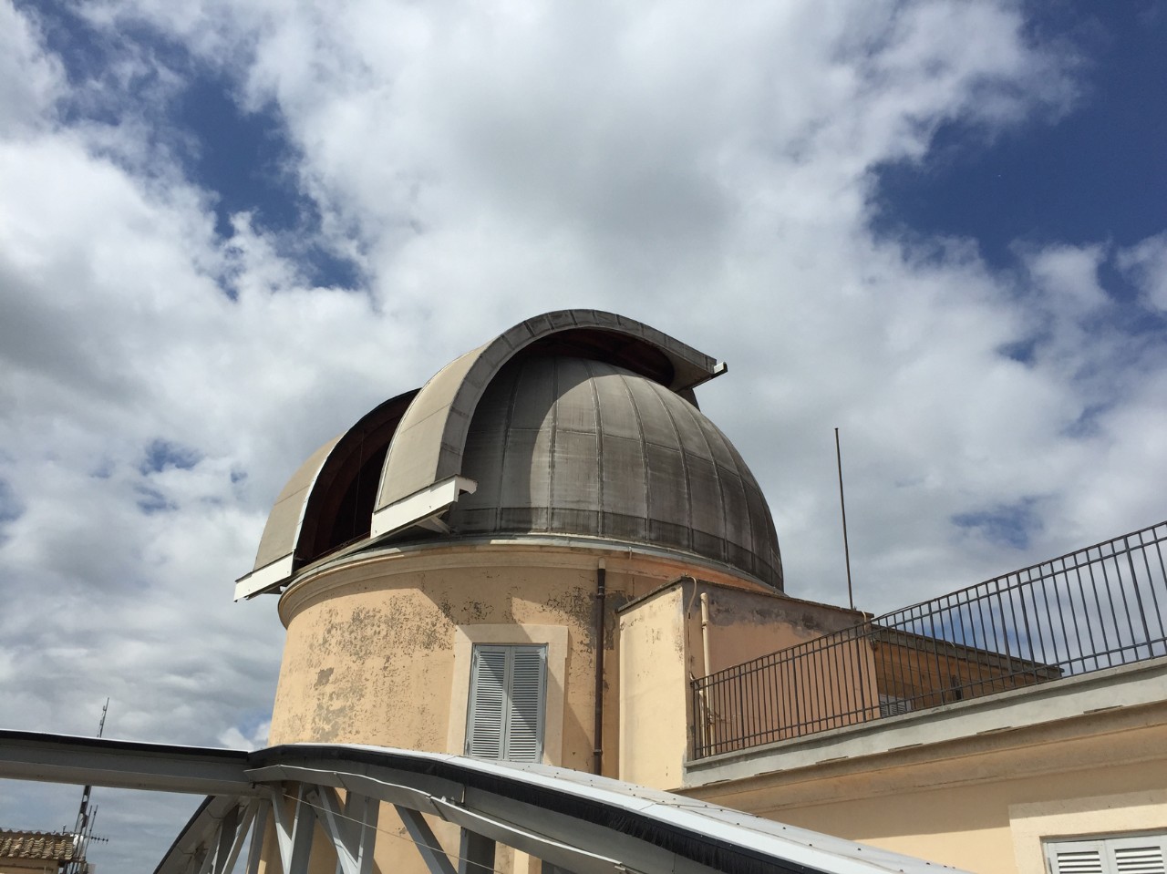 Tours of the Vatican Observatory Domes on the Papal Palace of Castel ...